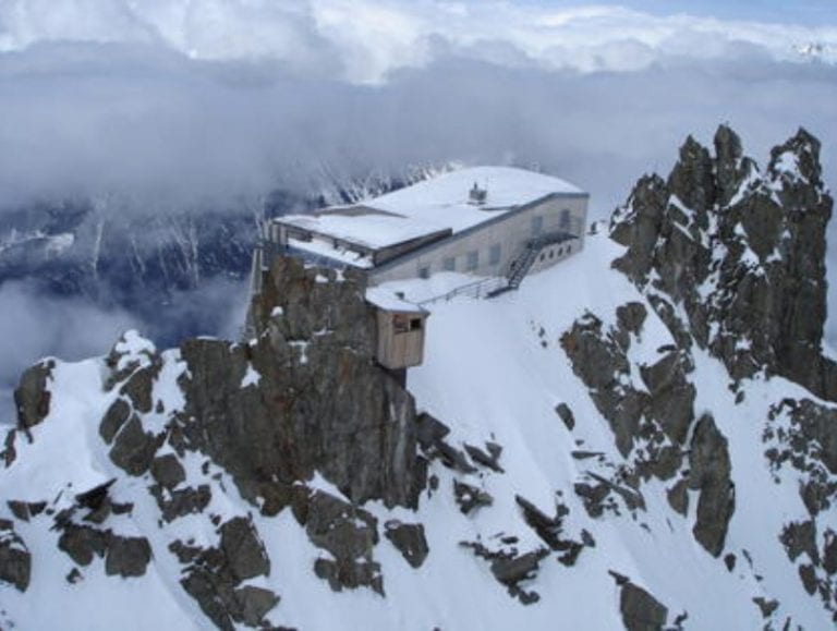 5 refuges insolites pour une nuit en montagne | Atlas For Men