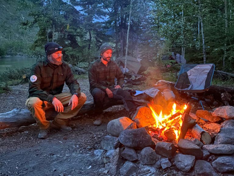 Comment allumer un feu facilement et rapidement en bivouac ? | Atlas ...