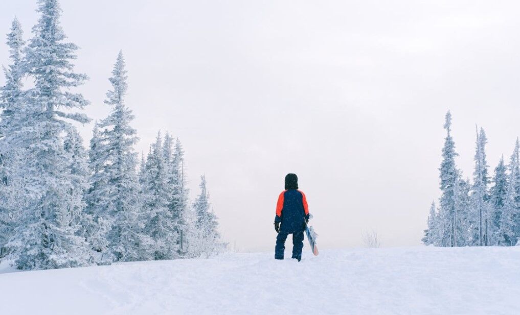 Snowboard fahren lernen: Grundlagen und Tipps für Anfänger